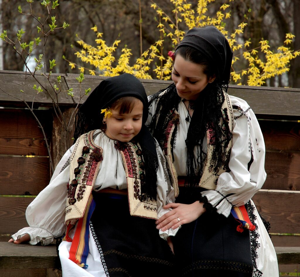 Le costume folklorique roumain, emblème de l'identité nationale